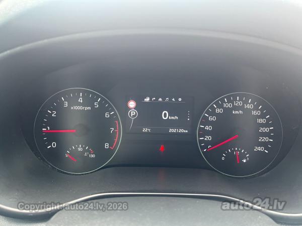 Brown Kia Sportage 2017 in Kuressaare, with an engine capacity of 1.60 L and mileage of 202 thousand km for 11000 €, photo 9 on AUTOMOTO.COM.LV