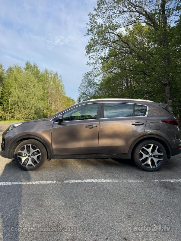 Brown Kia Sportage 2021 in Parnu, with an engine capacity of 1.60 L and mileage of 29 thousand km for 17500 €, photo 4 on AUTOMOTO.COM.LV