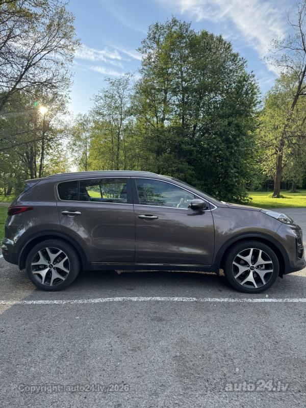 Brown Kia Sportage 2021 in Parnu, with an engine capacity of 1.60 L and mileage of 29 thousand km for 17500 €, photo 5 on AUTOMOTO.COM.LV