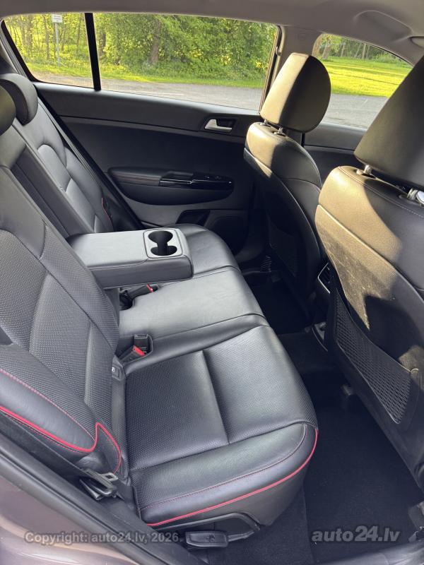 Brown Kia Sportage 2021 in Parnu, with an engine capacity of 1.60 L and mileage of 29 thousand km for 17500 €, photo 9 on AUTOMOTO.COM.LV