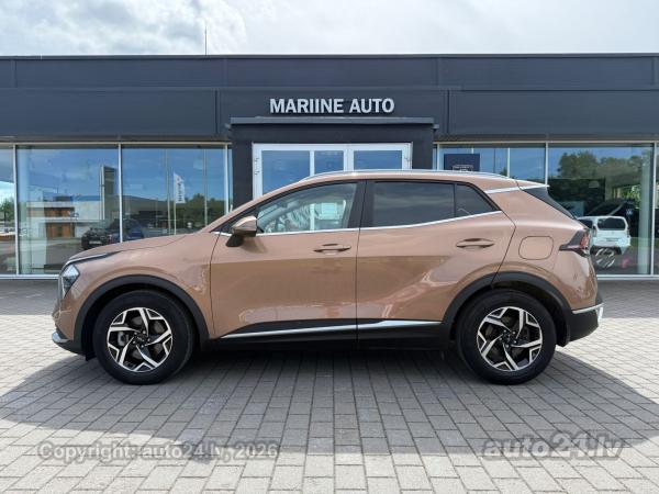 Brown Kia Sportage 2022 in Johvi, with an engine capacity of 1.60 L and mileage of 28 thousand km for 17900 €, photo 1 on AUTOMOTO.COM.LV