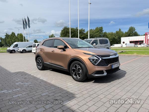 Brown Kia Sportage 2022 in Johvi, with an engine capacity of 1.60 L and mileage of 28 thousand km for 17900 €, photo 3 on AUTOMOTO.COM.LV