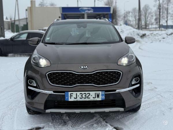 Brown Kia Sportage 2019 in Taurage, with an engine capacity of 1.60 L and mileage of 178 thousand km for 10700 €, photo 2 on AUTOMOTO.COM.LV
