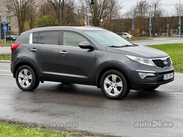 Brown Kia Sportage 2013 in Narva, with an engine capacity of 1.70 L and mileage of 213 thousand km for 6999 €, photo 11 on AUTOMOTO.COM.LV