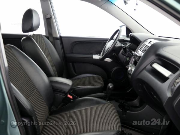 Kia Sportage 2005 in Tallinn, with an engine capacity of 2.00 L and mileage of 199 thousand km for 2299 €, photo 6 on AUTOMOTO.COM.LV