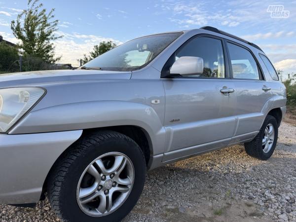 Kia Sportage 2006 in Vilnius, with an engine capacity of 2.00 L and mileage of 250 thousand km for 1600 €, photo 7 on AUTOMOTO.COM.LV