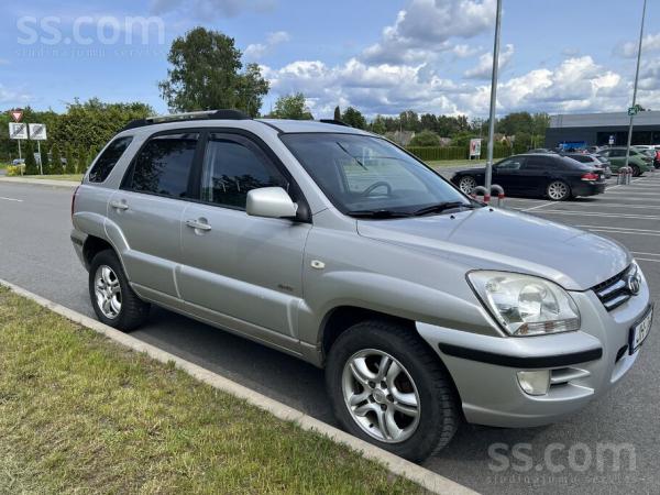 Kia Sportage 2007 in Riga, with an engine capacity of 2.00 L and mileage of 210 thousand km for 3500 €, photo 6 on AUTOMOTO.COM.LV