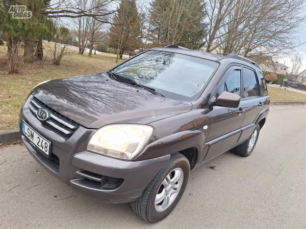 Kia Sportage 2007 in Kelme, with an engine capacity of 2.00 L and mileage of 300 thousand km for 2900 €, photo 2 on AUTOMOTO.COM.LV