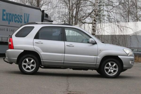 Kia Sportage 2007 Rīga, ar dzinēja tilpumu 2.00 L un nobraukumu 259 tūkst. km par 2890 €, foto 6 vietnē AUTOMOTO.COM.LV