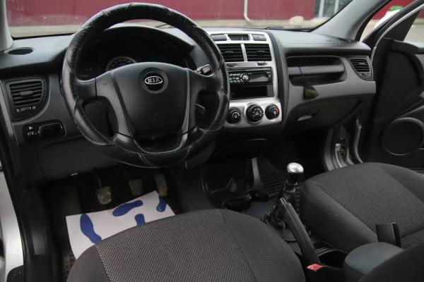 Kia Sportage 2007 Rīga, ar dzinēja tilpumu 2.00 L un nobraukumu 259 tūkst. km par 2890 €, foto 10 vietnē AUTOMOTO.COM.LV