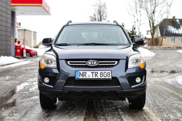 Kia Sportage 2010 in Kretinga, with an engine capacity of 2.00 L and mileage of 204 thousand km for 4250 €, photo 2 on AUTOMOTO.COM.LV