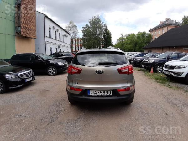 Kia Sportage 2010 Daugavpils, ar dzinēja tilpumu 2.00 L un nobraukumu 0 tūkst. km par 7700 €, foto 7 vietnē AUTOMOTO.COM.LV