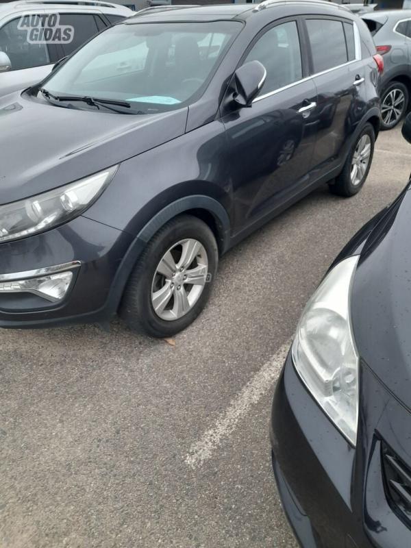 Kia Sportage 2011 in Siauliai, with an engine capacity of 2.00 L and mileage of 187 thousand km for 7500 €, photo 3 on AUTOMOTO.COM.LV