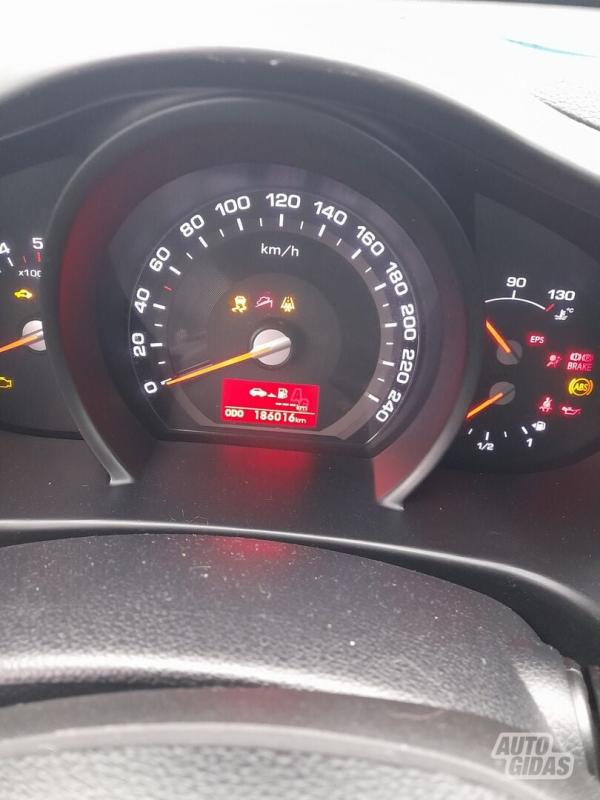 Kia Sportage 2011 in Siauliai, with an engine capacity of 2.00 L and mileage of 187 thousand km for 7500 €, photo 5 on AUTOMOTO.COM.LV