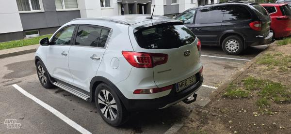 Kia Sportage 2011 in Jonava, with an engine capacity of 1.70 L and mileage of 240 thousand km for 5399 €, photo 4 on AUTOMOTO.COM.LV