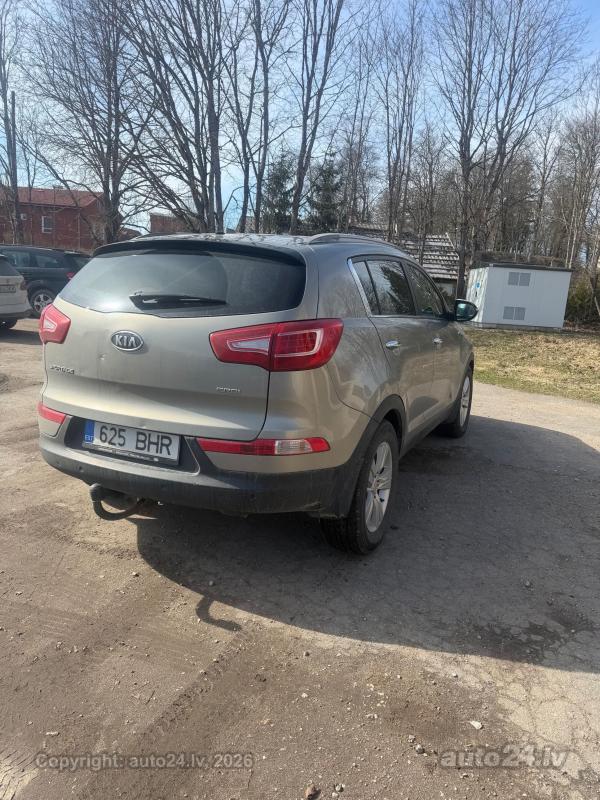 Kia Sportage 2012 in Paide, with an engine capacity of 2.00 L and mileage of 290 thousand km for 6200 €, photo 5 on AUTOMOTO.COM.LV