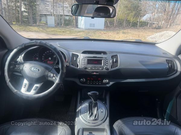 Kia Sportage 2012 in Paide, with an engine capacity of 2.00 L and mileage of 290 thousand km for 6200 €, photo 7 on AUTOMOTO.COM.LV