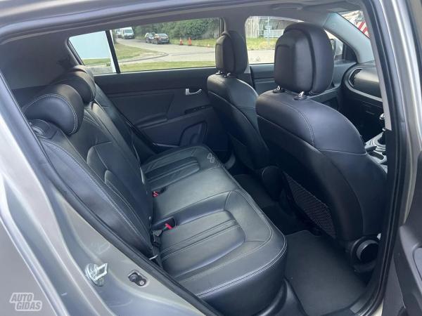 Kia Sportage 2012 in Kazlu Ruda, with an engine capacity of 1.70 L and mileage of 126 thousand km for 2595 €, photo 5 on AUTOMOTO.COM.LV