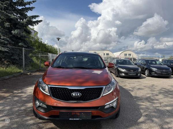 Kia Sportage 2012 in Marijampole, with an engine capacity of 1.69 L and mileage of 176 thousand km for 5750 €, photo 3 on AUTOMOTO.COM.LV