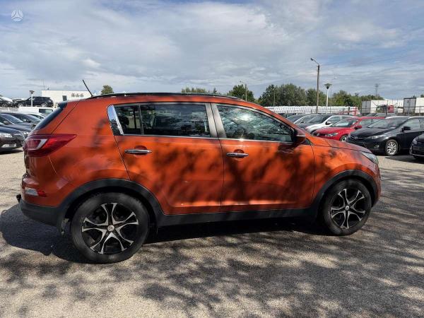 Kia Sportage 2012 in Marijampole, with an engine capacity of 1.69 L and mileage of 176 thousand km for 5750 €, photo 5 on AUTOMOTO.COM.LV