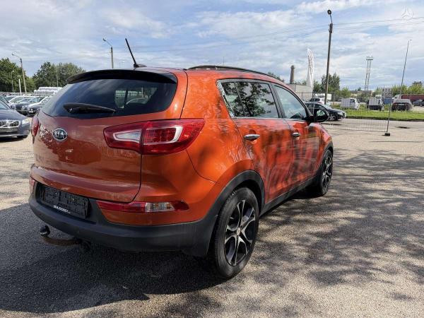 Kia Sportage 2012 in Marijampole, with an engine capacity of 1.69 L and mileage of 176 thousand km for 5750 €, photo 6 on AUTOMOTO.COM.LV