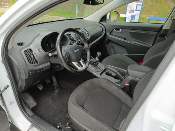 Kia Sportage 2013 in Kaunas, with an engine capacity of 2.00 L and mileage of 164 thousand km for 5200 €, photo 8 on AUTOMOTO.COM.LV