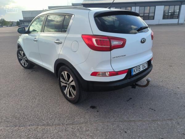 Kia Sportage 2013 in Panevezys, with an engine capacity of 1.70 L and mileage of 231 thousand km for 5650 €, photo 3 on AUTOMOTO.COM.LV