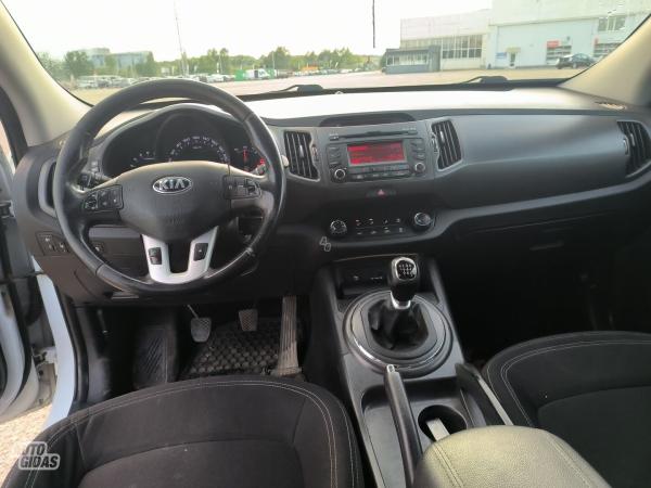 Kia Sportage 2013 in Panevezys, with an engine capacity of 1.70 L and mileage of 231 thousand km for 5650 €, photo 9 on AUTOMOTO.COM.LV