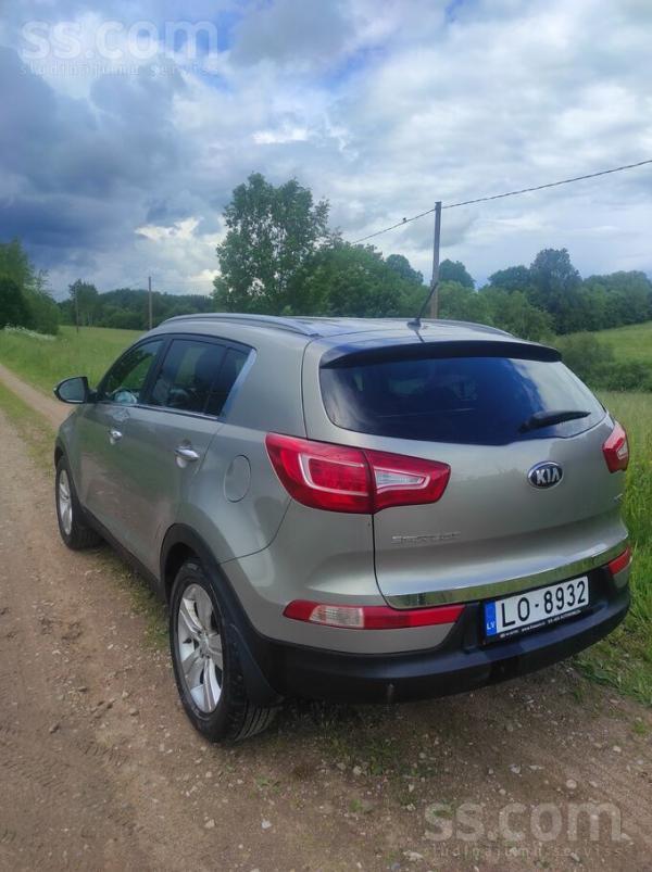 Kia Sportage 2013 in Kraslava, with an engine capacity of 1.70 L and mileage of 149 thousand km for 6700 €, photo 3 on AUTOMOTO.COM.LV