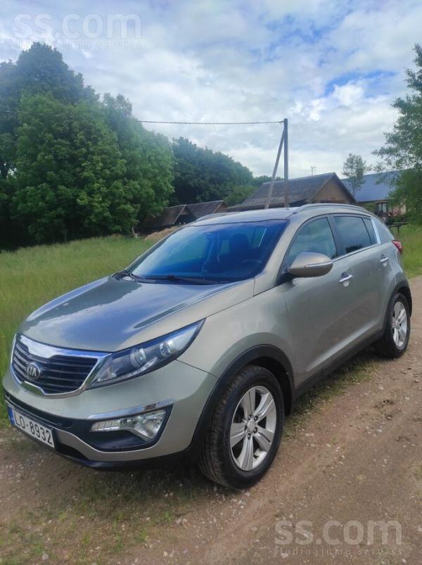 Kia Sportage 2013 in Kraslava, with an engine capacity of 1.70 L and mileage of 149 thousand km for 6700 €, photo 4 on AUTOMOTO.COM.LV