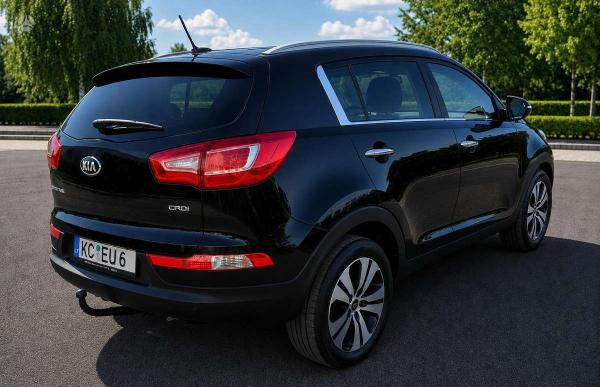 Kia Sportage 2013 in Marijampole, with an engine capacity of 2.00 L and mileage of 298 thousand km for 7900 €, photo 2 on AUTOMOTO.COM.LV