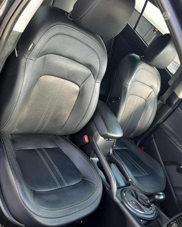 Kia Sportage 2013 in Marijampole, with an engine capacity of 2.00 L and mileage of 298 thousand km for 7900 €, photo 9 on AUTOMOTO.COM.LV