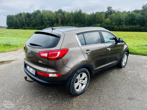 Kia Sportage 2013 in Kaunas on AUTOMOTO.COM.LV Kia Sportage 2013 in Kaunas, with an engine capacity of 1.70 L and mileage of 333 thousand km for 5800 €, photo 3 on AUTOMOTO.COM.LV