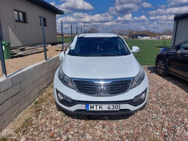 Kia Sportage 2014 in Vilnius, with an engine capacity of 1.70 L and mileage of 239 thousand km for 2600 €, photo 3 on AUTOMOTO.COM.LV