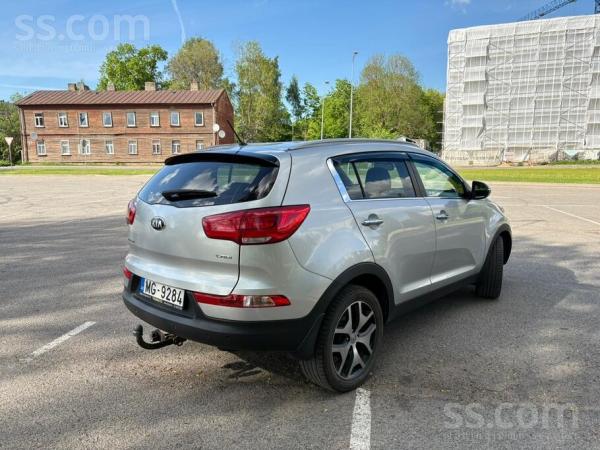 Kia Sportage 2014 in Riga, with an engine capacity of 1.70 L and mileage of 270 thousand km for 7000 €, photo 4 on AUTOMOTO.COM.LV