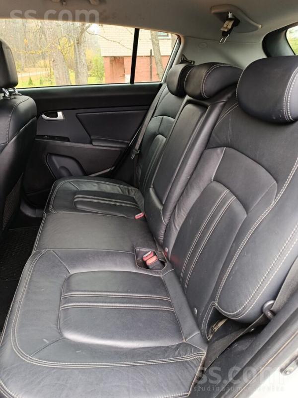 Kia Sportage 2015 in Preili, with an engine capacity of 1.70 L and mileage of 379 thousand km for 6500 €, photo 9 on AUTOMOTO.COM.LV
