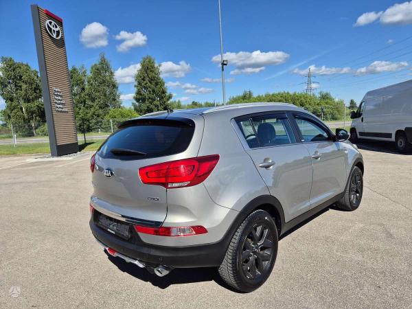 Kia Sportage 2015 in Panevezys, with an engine capacity of 2.00 L and mileage of 189 thousand km for 8200 €, photo 5 on AUTOMOTO.COM.LV