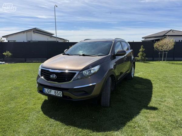Kia Sportage 2015 in Klaipeda, with an engine capacity of 1.70 L and mileage of 165 thousand km for 7600 €, photo 3 on AUTOMOTO.COM.LV