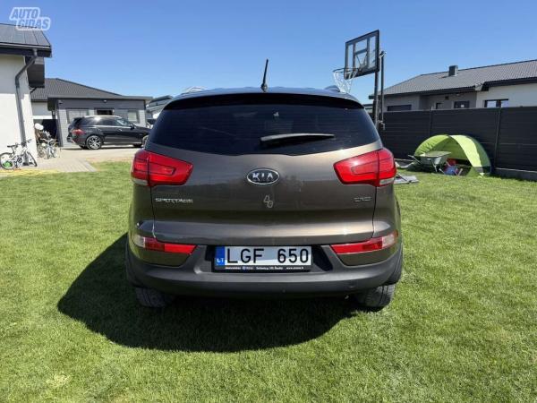 Kia Sportage 2015 in Klaipeda, with an engine capacity of 1.70 L and mileage of 165 thousand km for 7600 €, photo 6 on AUTOMOTO.COM.LV