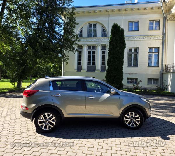 Kia Sportage 2015 Tallina, ar dzinēja tilpumu 2.00 L un nobraukumu 198 tūkst. km par 8990 €, foto 8 vietnē AUTOMOTO.COM.LV