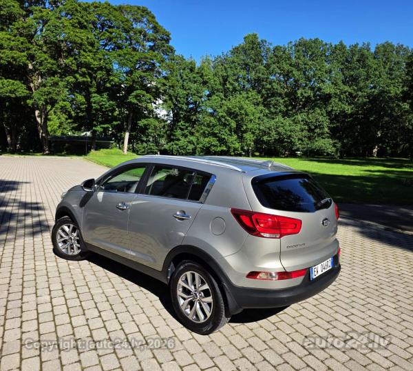 Kia Sportage 2015 Tallina, ar dzinēja tilpumu 2.00 L un nobraukumu 198 tūkst. km par 8990 €, foto 9 vietnē AUTOMOTO.COM.LV