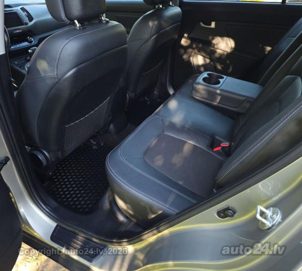 Kia Sportage 2015 Tallina, ar dzinēja tilpumu 2.00 L un nobraukumu 198 tūkst. km par 8990 €, foto 10 vietnē AUTOMOTO.COM.LV