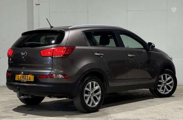 Kia Sportage 2015 in Klaipeda on AUTOMOTO.COM.LV Kia Sportage 2015 in Klaipeda, with an engine capacity of 0.00 L and mileage of 192 thousand km for 5999 €, photo 4 on AUTOMOTO.COM.LV
