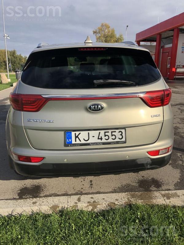 Kia Sportage 2016 in Cesis, with an engine capacity of 1.70 L and mileage of 277 thousand km for 9900 €, photo 6 on AUTOMOTO.COM.LV