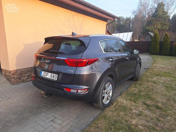 Kia Sportage 2016 in Vilnius, with an engine capacity of 1.70 L and mileage of 158 thousand km for 11800 €, photo 4 on AUTOMOTO.COM.LV