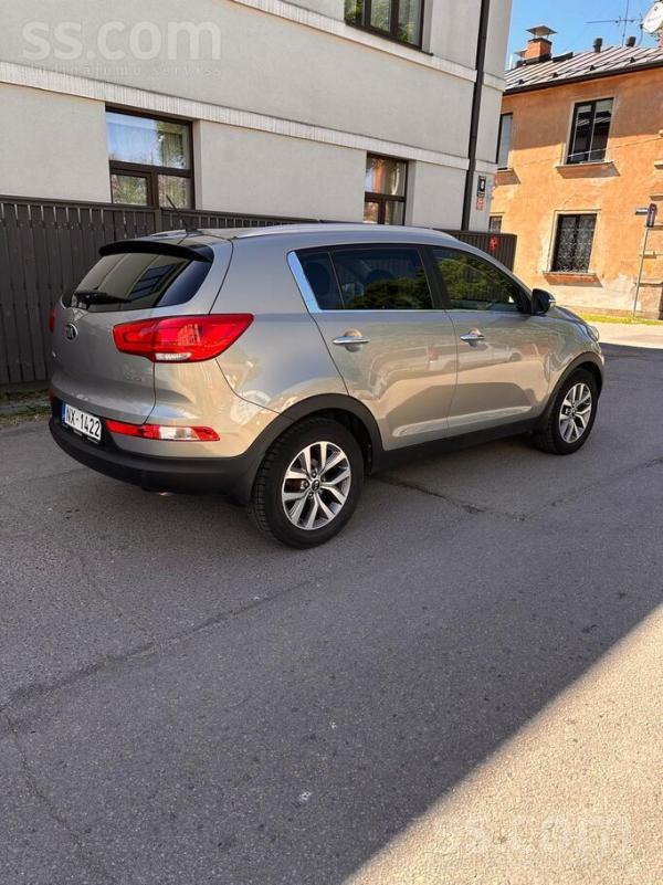 Kia Sportage 2016 in Riga, with an engine capacity of 1.70 L and mileage of 105 thousand km for 10500 €, photo 4 on AUTOMOTO.COM.LV