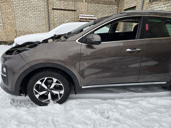 Kia Sportage 2021 in Siauliai, with an engine capacity of 1.60 L and mileage of 98 thousand km for 3900 €, photo 3 on AUTOMOTO.COM.LV