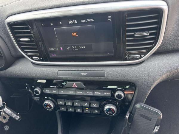 Kia Sportage 2021 in Taurage, with an engine capacity of 1.60 L and mileage of 214 thousand km for 12800 €, photo 10 on AUTOMOTO.COM.LV