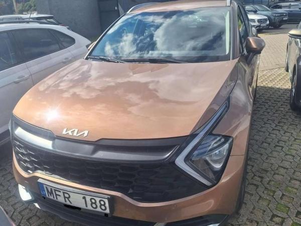 Kia Sportage 2022 in Vilnius, with an engine capacity of 1.60 L and mileage of 127 thousand km for 17500 €, photo 1 on AUTOMOTO.COM.LV