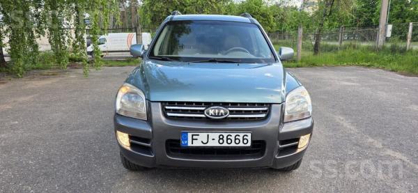 Зеленый Киа Sportage 2005 в Валмиера, объемом двигателя 2.00 л и пробегом 150 тыс. км за 2100 €, фото 2 на AUTOMOTO.COM.LV